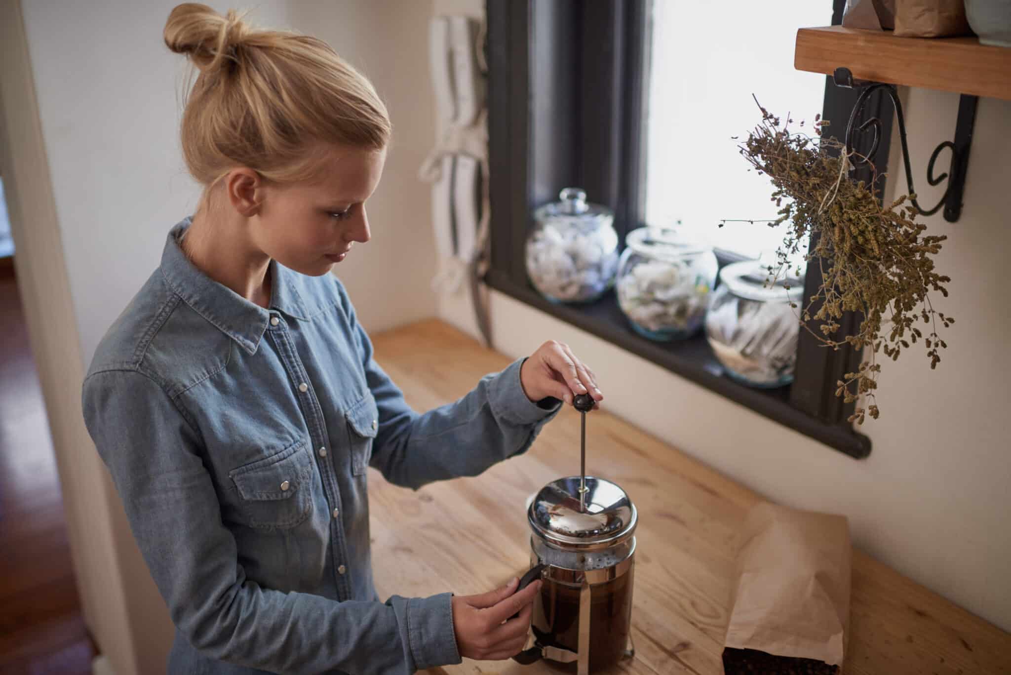 How to Use a Coffee Plunger: A Step-by-Step Guide | STC